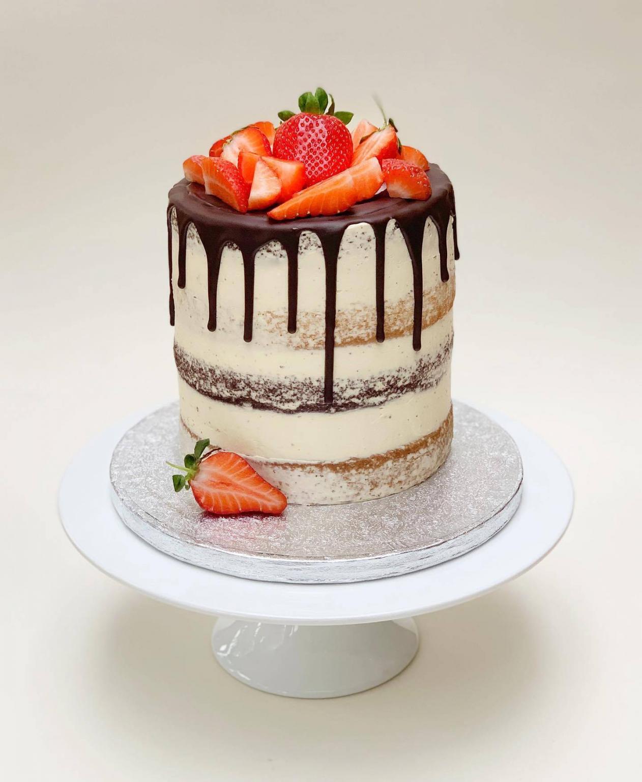 Four Layers of Delicious Vanilla and Chocolate Sponge - C for Cakes